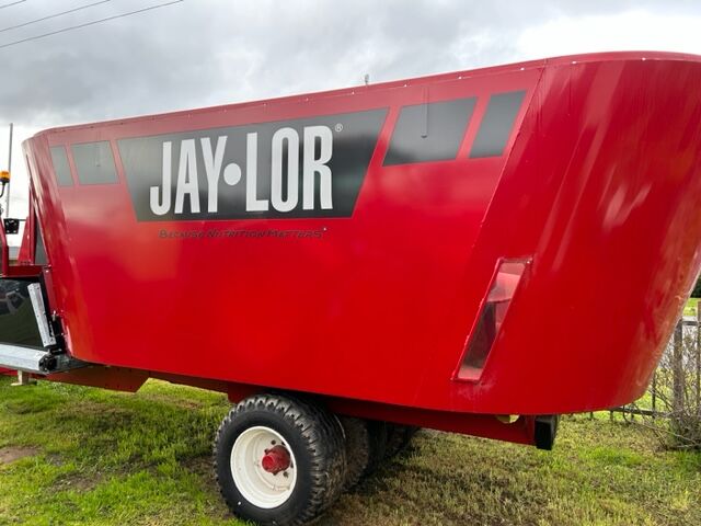 JAY-LOR 5750 mixer wagon | Grogans Machinery