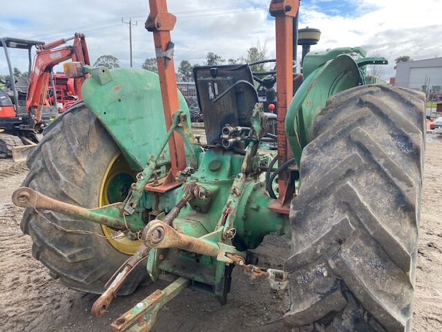 JOHN DEERE 1040 ROPS TRACTOR | Grogans Machinery